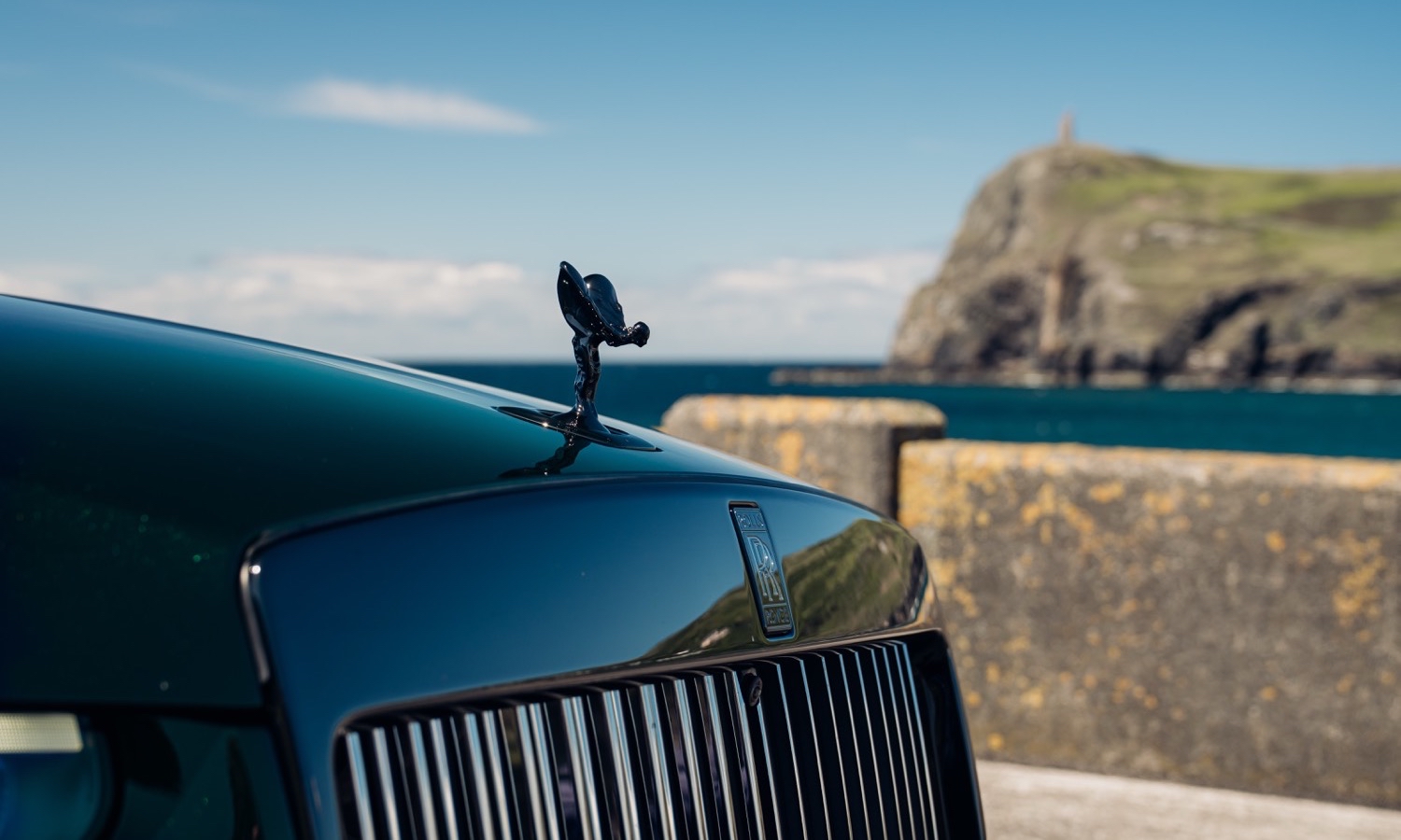 De Rolls Royce Black Badge Ghost is een eerbetoon aan de legendarische ...